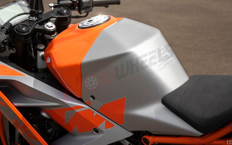 KTM RC 200 - Nowwheels