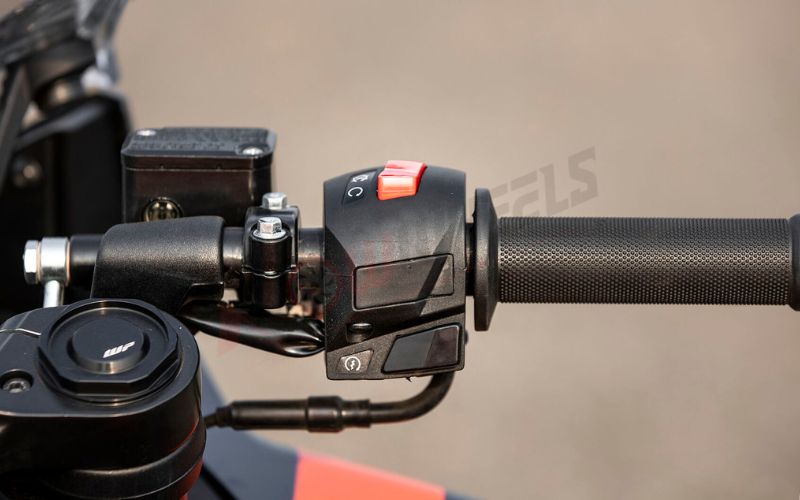 KTM RC 200 - Nowwheels